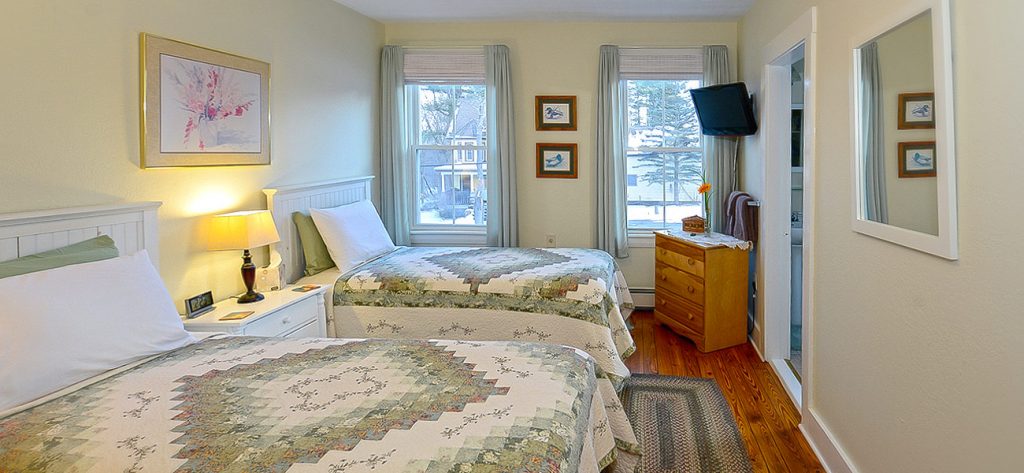 Comfy Rooms - Lakeview Inn