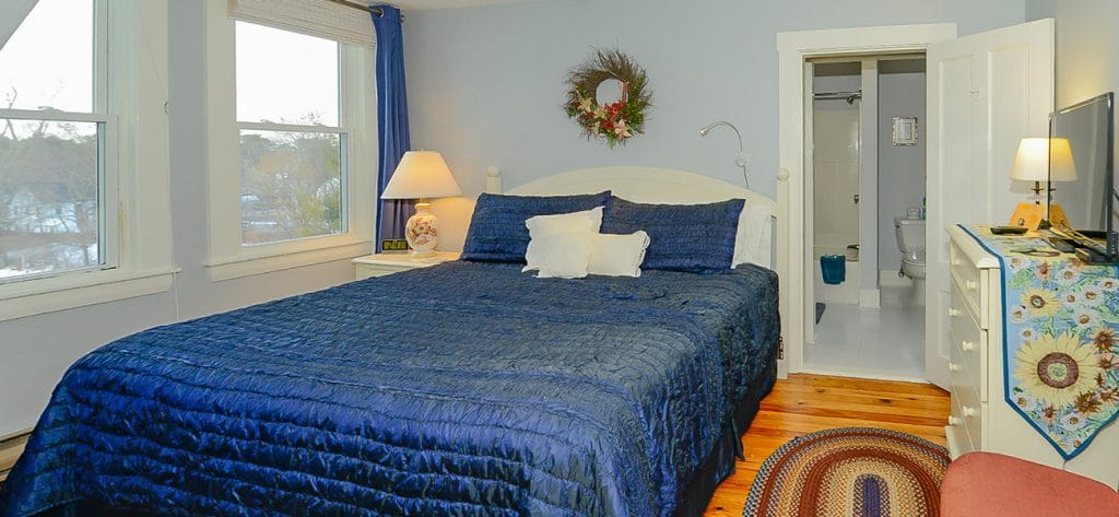 Deluxe Rooms - Lakeview Inn
