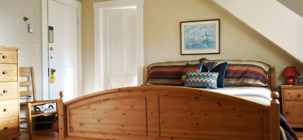 Deluxe Rooms - Lakeview Inn